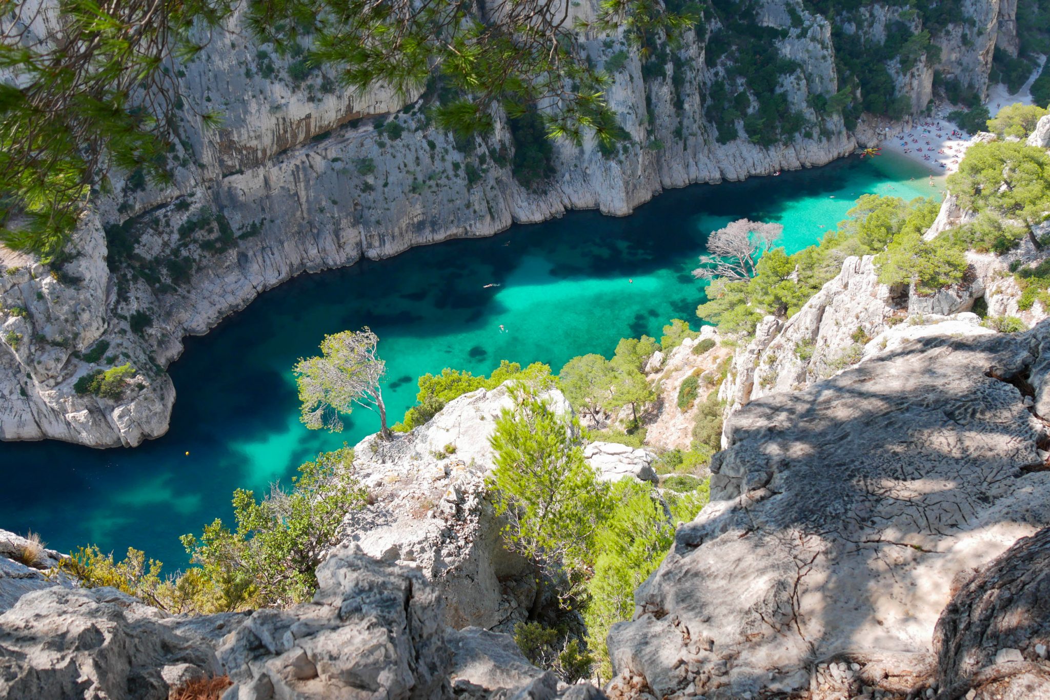 Visiter les calanques de Cassis par la mer et la terre - Onyvatravel