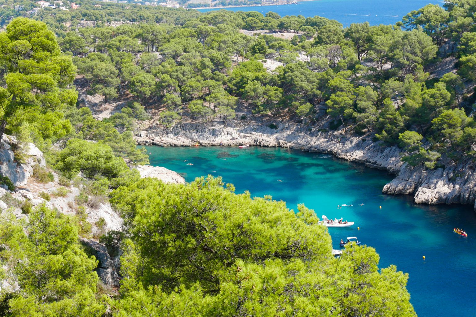 Visiter les calanques de Cassis par la mer et la terre - Onyvatravel