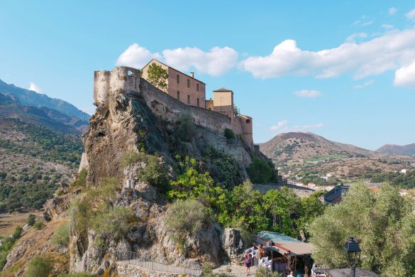 Visiter les calanques de Cassis par la mer et la terre - Onyvatravel